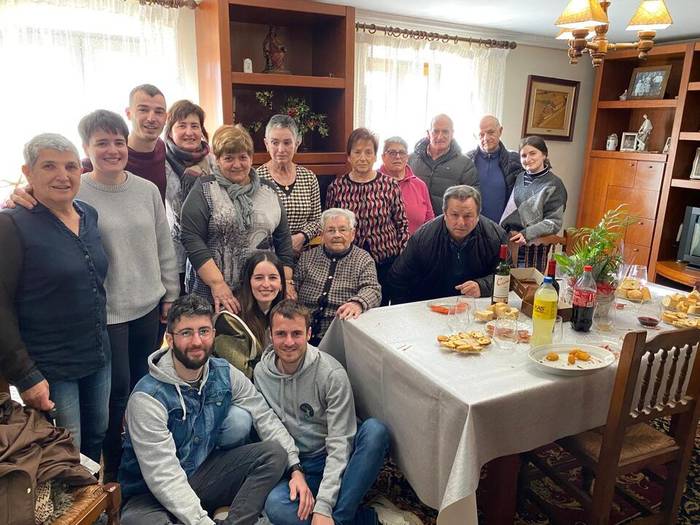 100 urte bete ditu Lekarozko Mari Paz Iñarreak - Baztan - Erran.eus